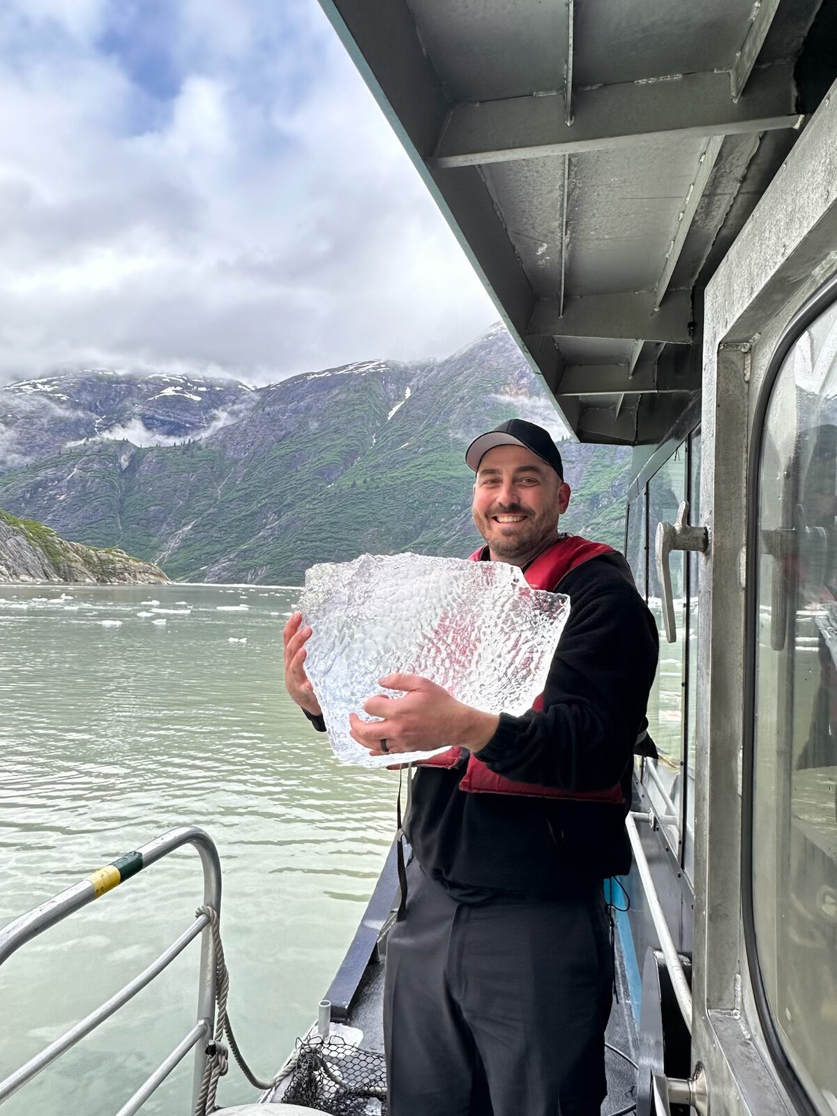 About Us - Allen Marine Tours
